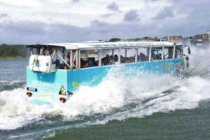 Sightseeing tour on land and water: the Ocean Bus in Gothenburg
